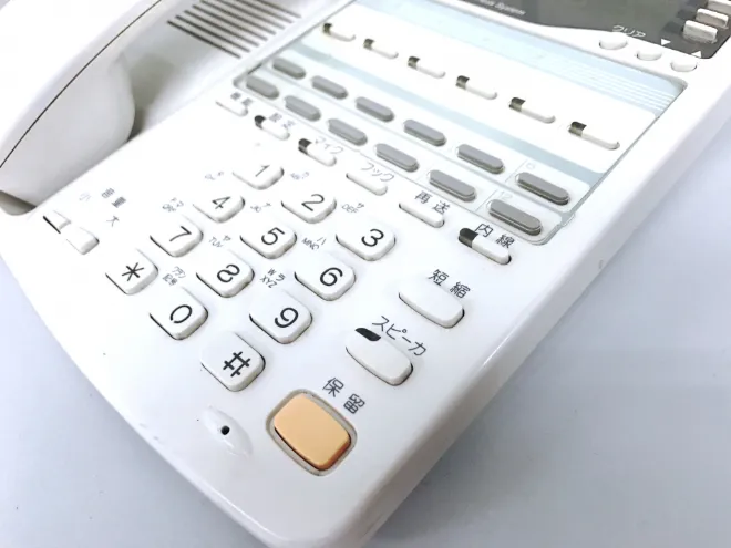 電話設備の耐用年数は何年?PBX・ビジネスフォンの買い替え時期を解説 - 株式会社Scene Live